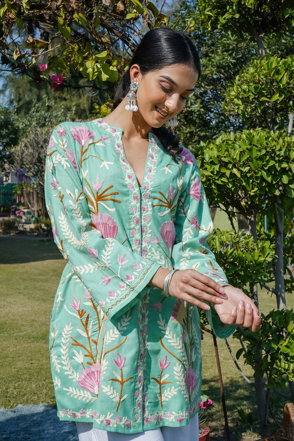 House Of Kari(Chikankari Clothing) - Kashmiri Aari Work Cotton Kurta ...